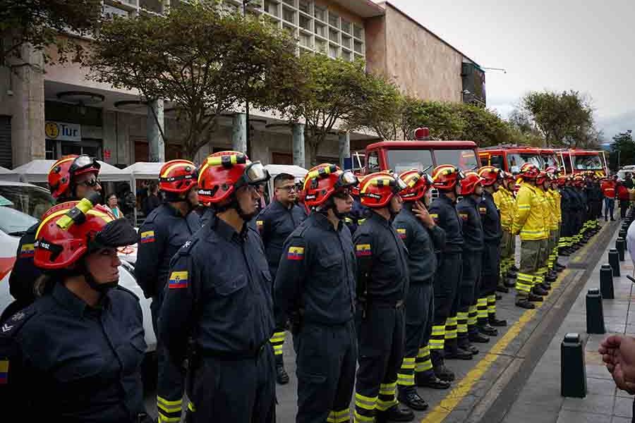 Bomberos de Cuenca reciben 10 vehículos nuevos; se entregarán al sector ...
